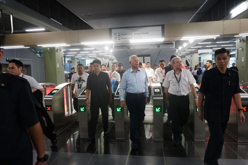PRIME MINISTER’S FIRST MRT TRAIN RIDE - MRT Corp