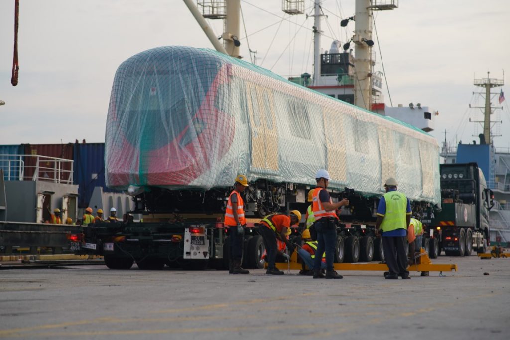 ARRIVAL OF SSP LINE FIRST TWO COMPLETELY BUILT-UP ELECTRIC TRAINS - MRT ...