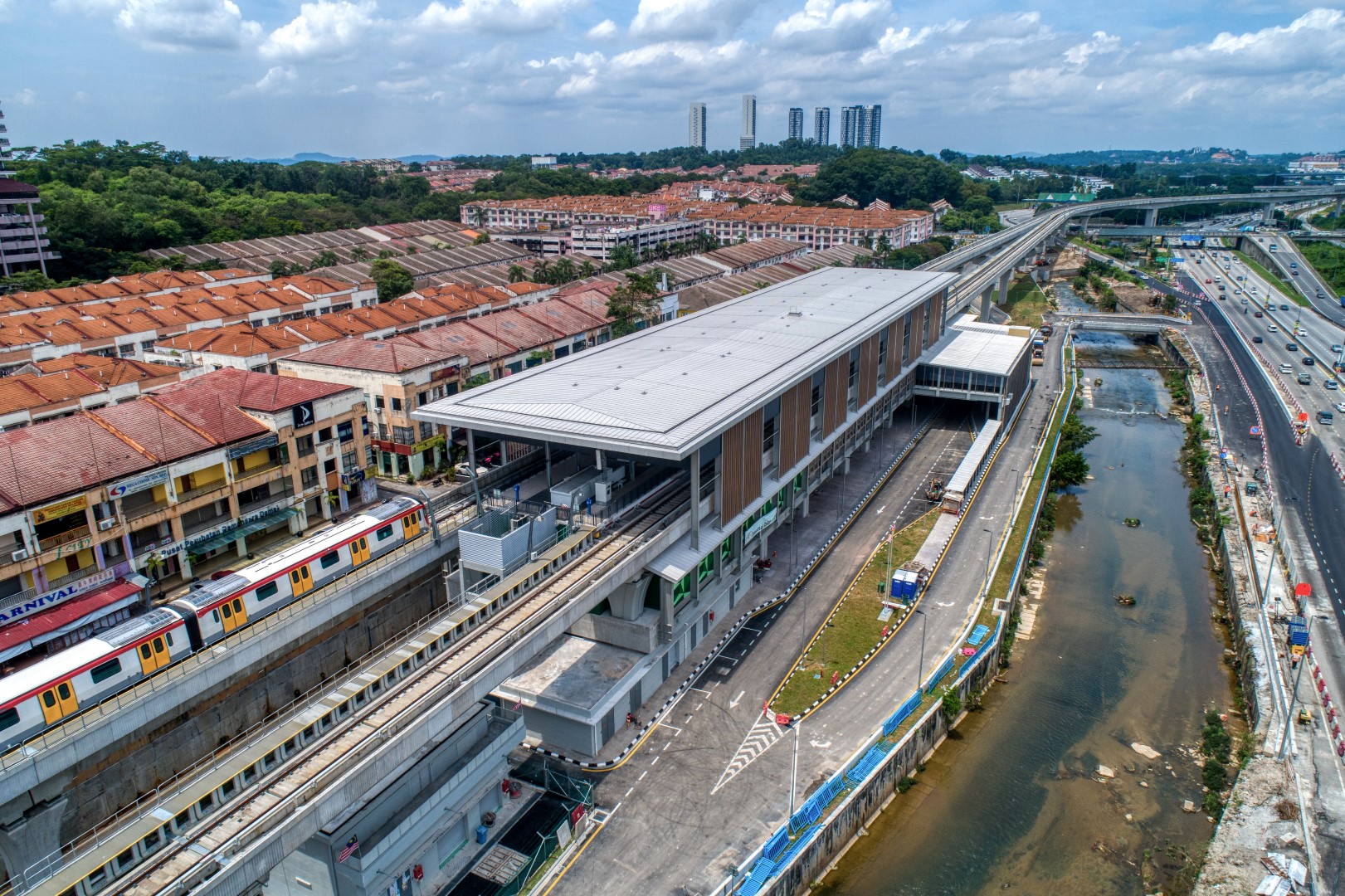 KVMRT PUTRAJAYA LINE | Length: 52.2 km | 37 stations | Completion: 2023 ...