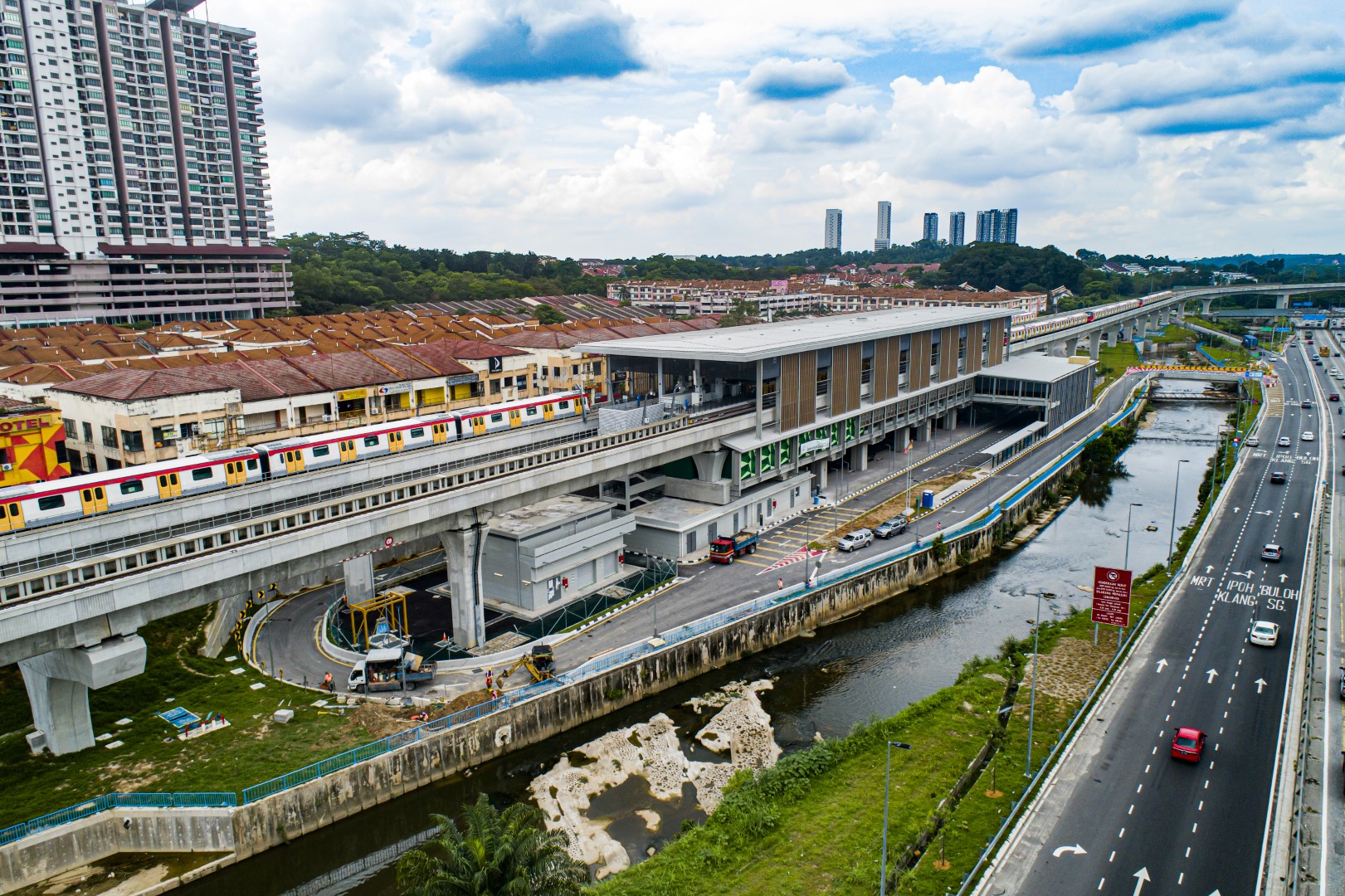 Jalan Kuala Selangor (Damansara Damai) - MRT Corp