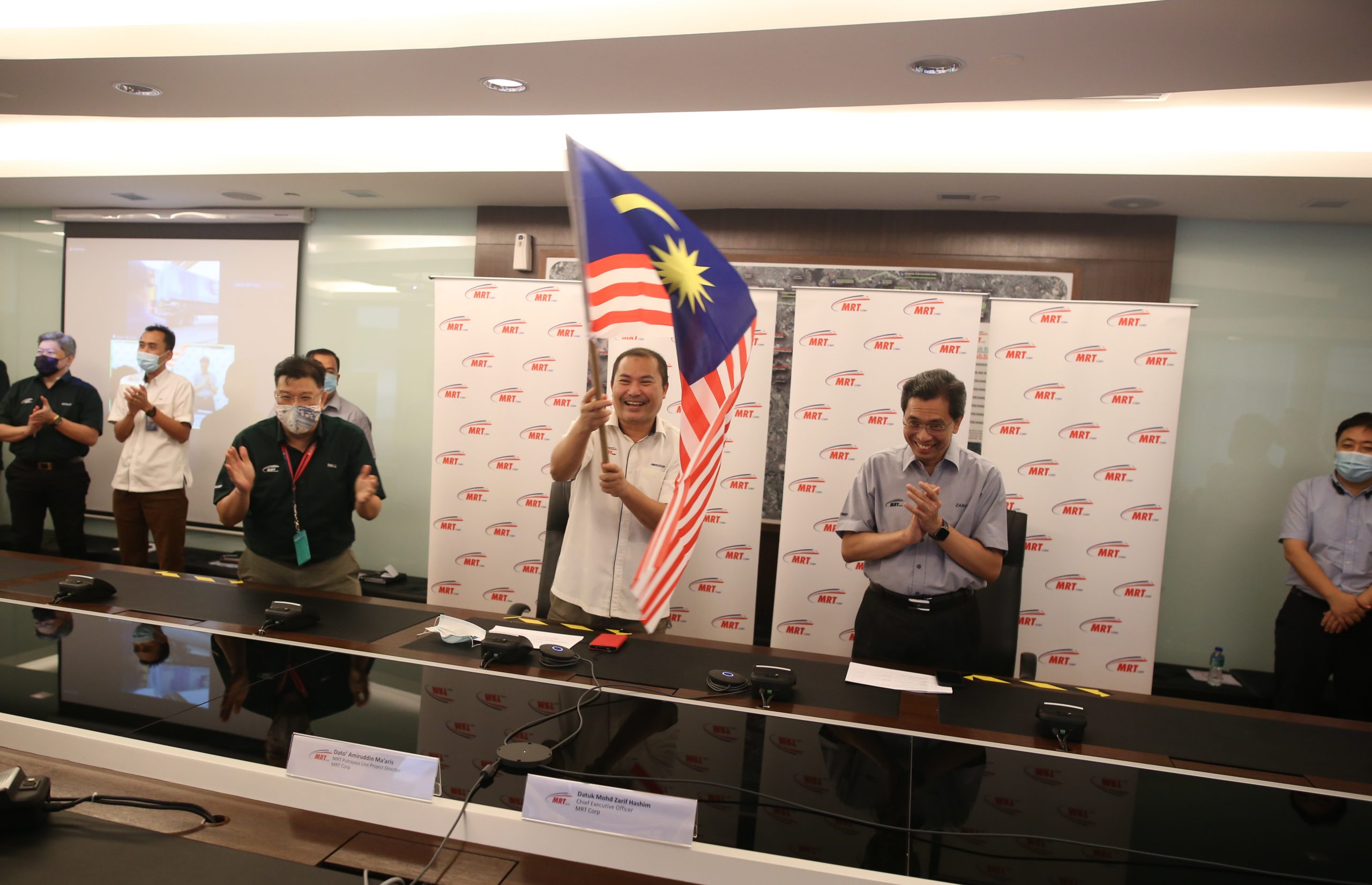 THE LAST MRT PUTRAJAYA LINE TRAIN CARS ROLL OUT FROM FACTORY IN SOUTH ...