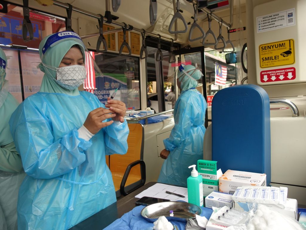 MRT CORP JOINS COVID-19 IMMUNISATION DRIVE WITH FEEDER BUSES AS MOBILE ...