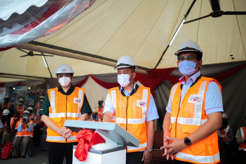 FINAL MRT PUTRAJAYA LINE TRAIN SET DELIVERED - MRT Corp