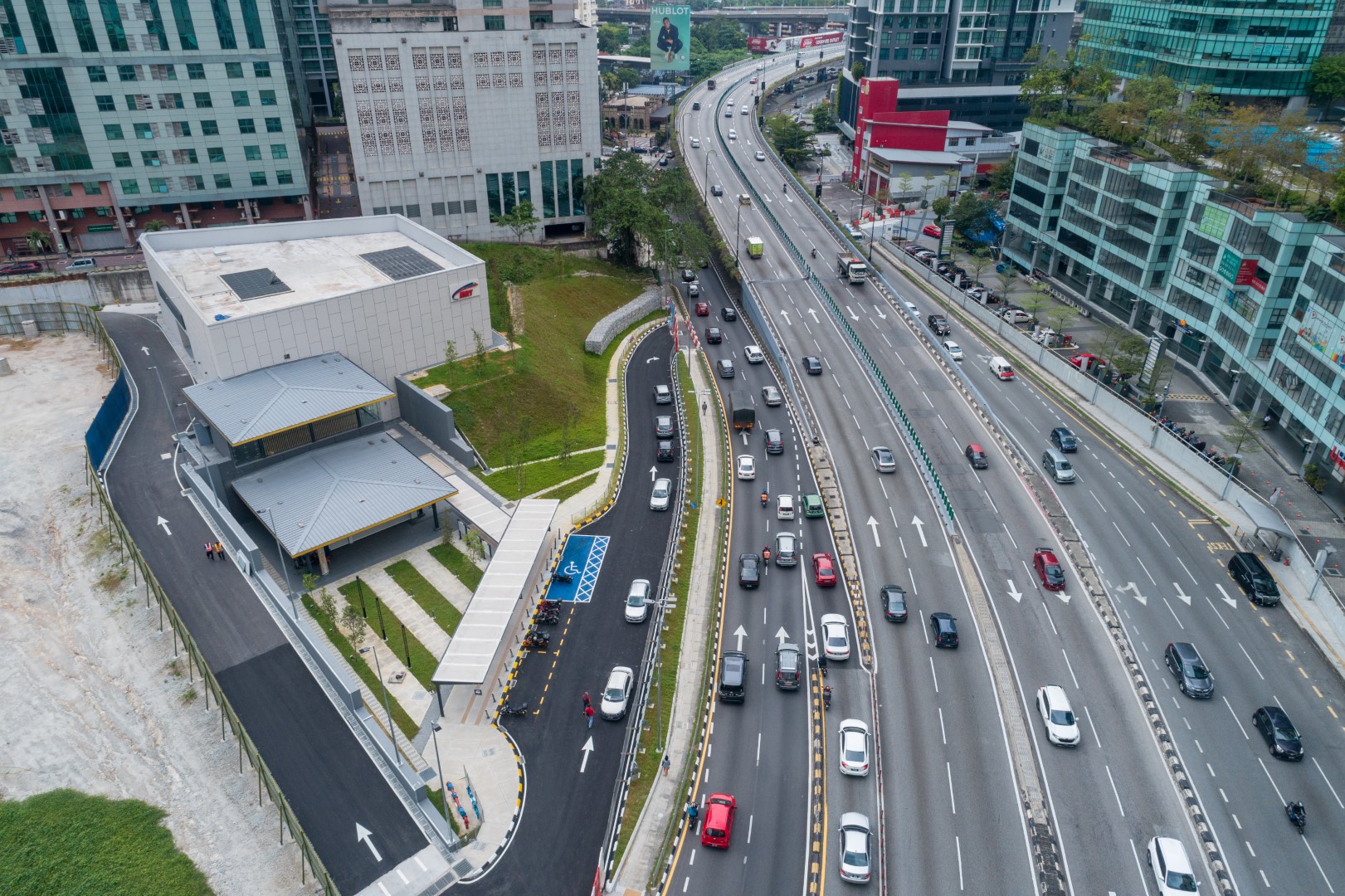 Jalan Tun Razak (Ampang Park) - MRT Corp